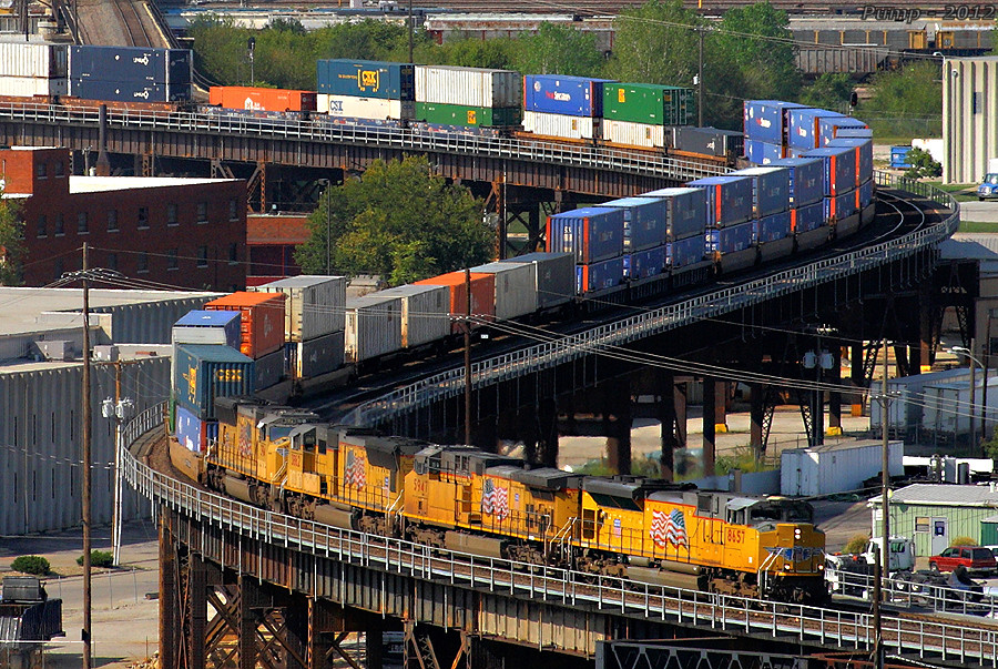 Eastbound UP Intermodal Train